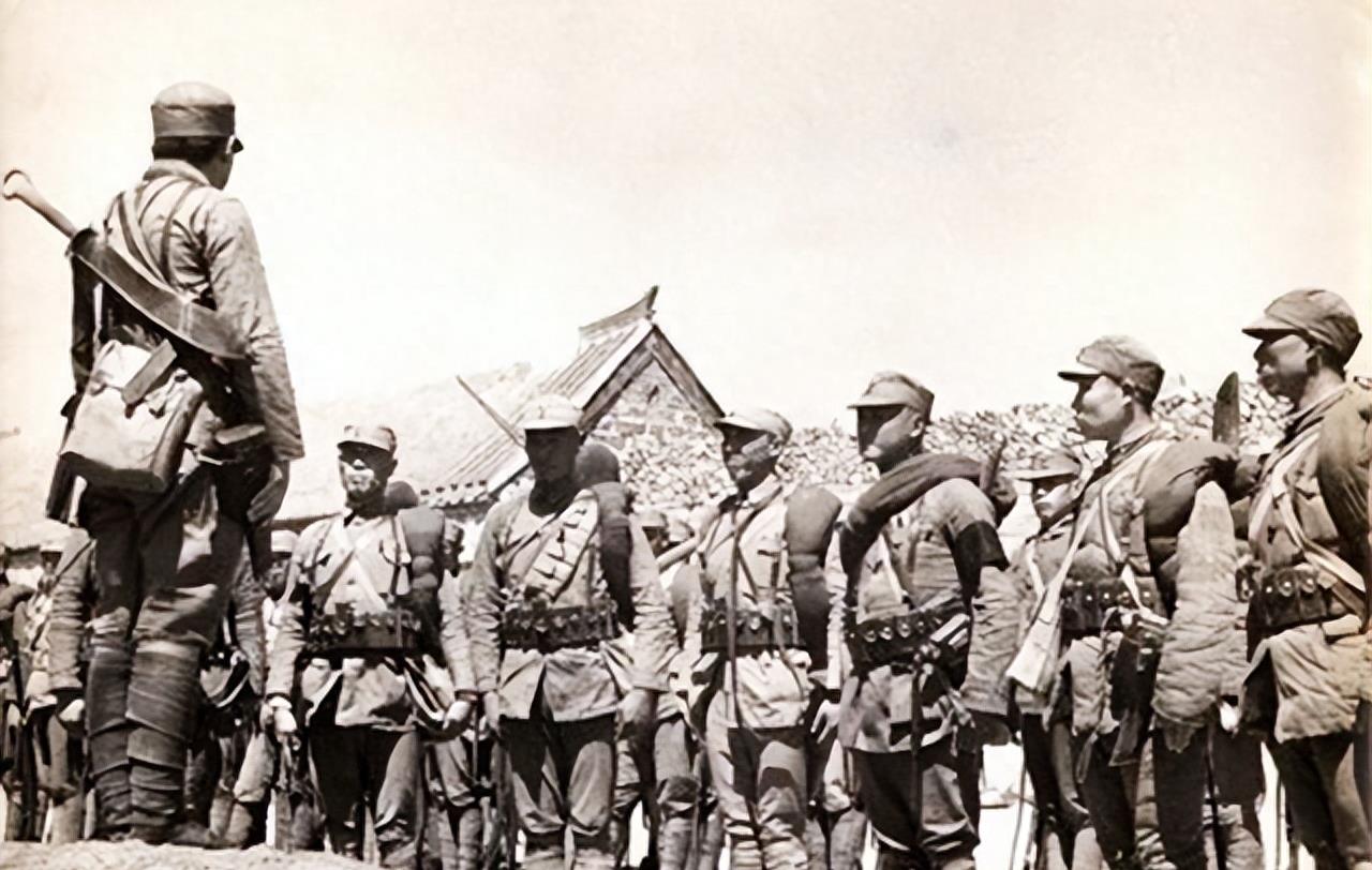 The difference and connection between deputy commander and division ...