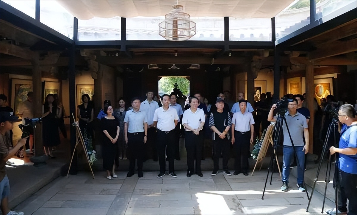 "Sunrise in the East and Rain in the West" Exhibition of Yang Xiaoyang's Small Silk Road Works ...