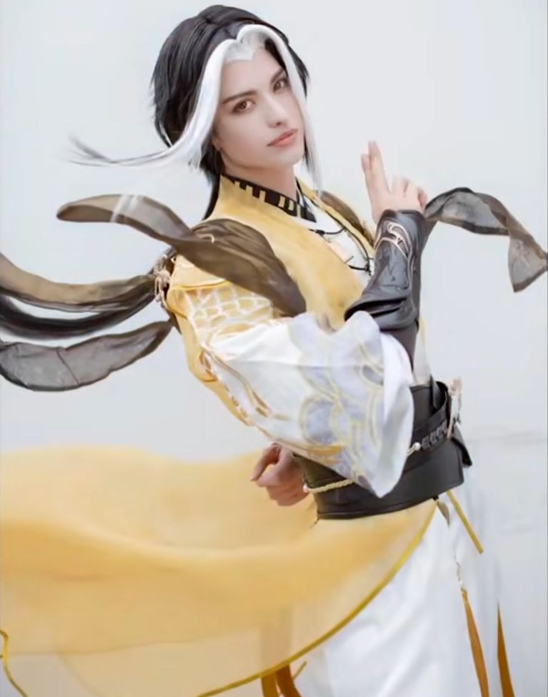 The well-known Coser couple Karina staged a famous work, incarnation of ...