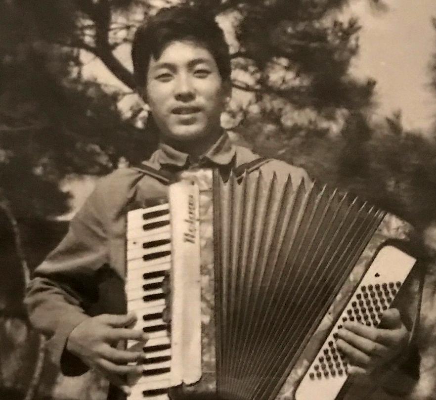Famous singer Tong Tiexin: 13 appearances in the Spring Festival Gala ...