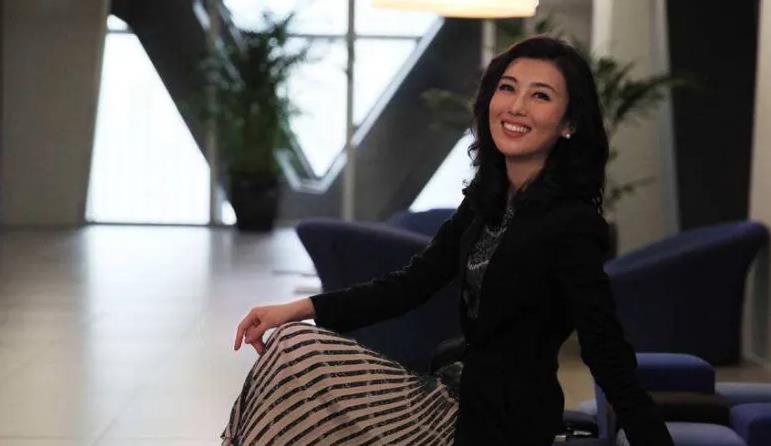 CCTV beauty host Li Hong: Dropped out of school at the age of 14 ...