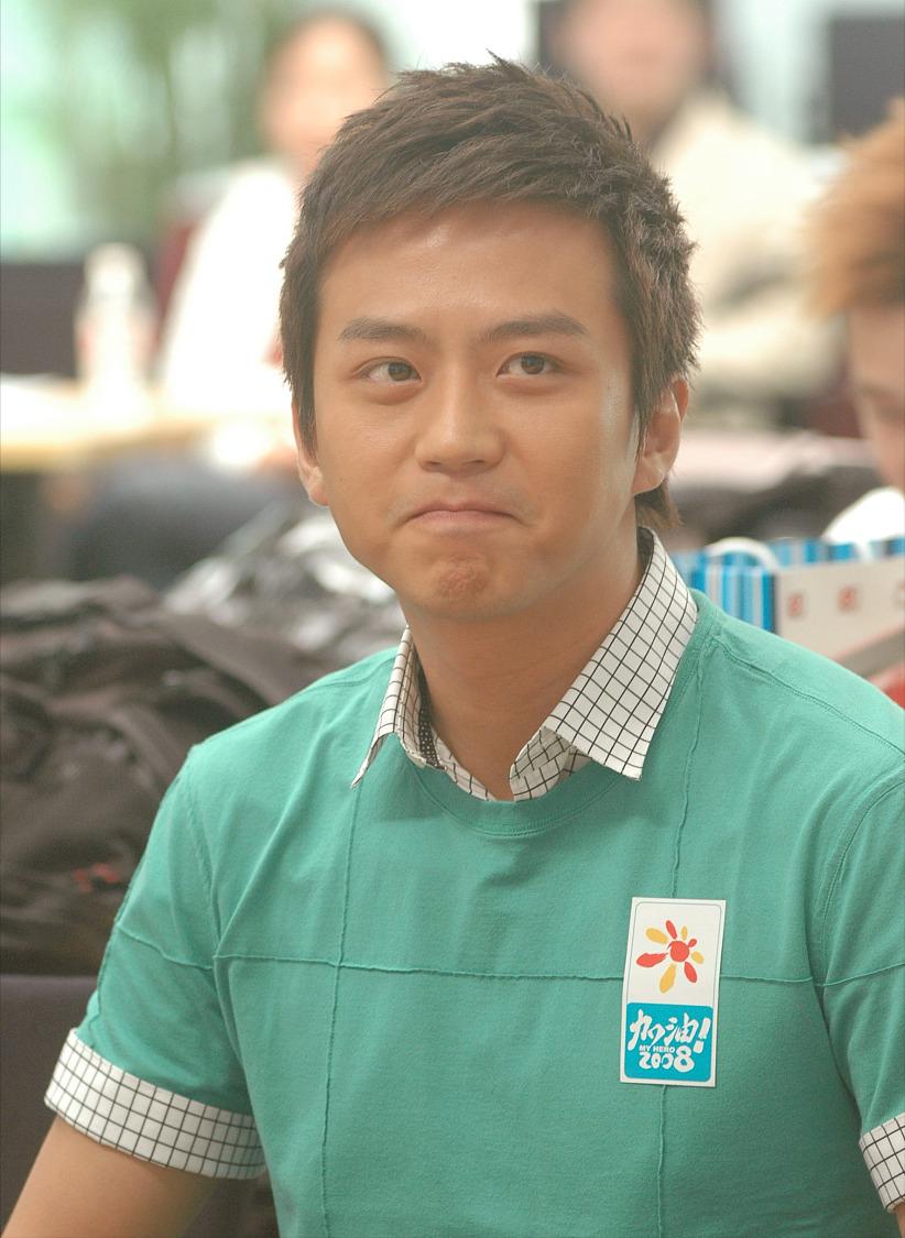 Deng Chao: The controversy behind the superstar - iMedia
