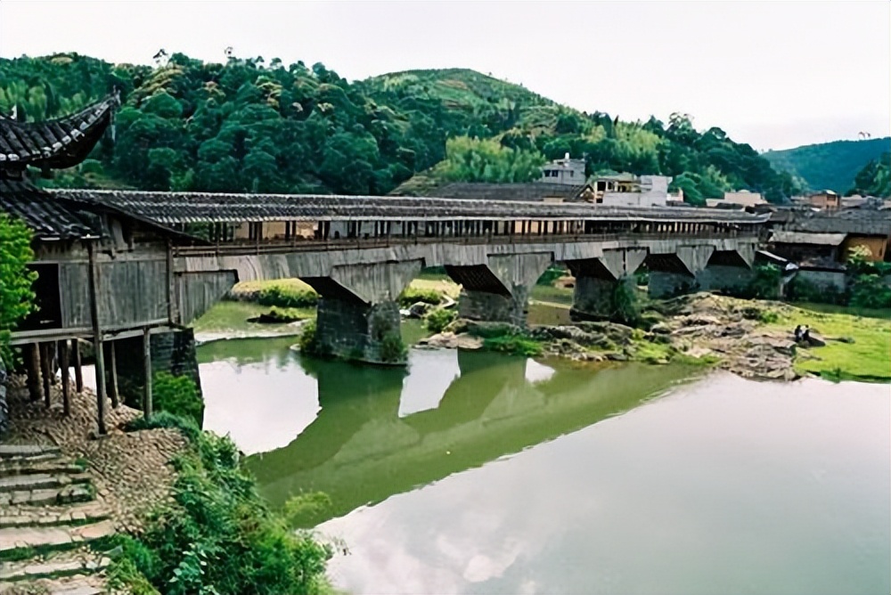 The 900-year-old Wan'an Bridge was burnt down, and the protection of ...