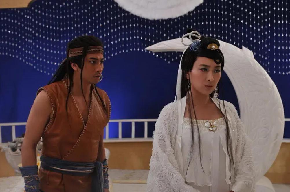 Who is Wu Gang, why did he cut down the osmanthus trees endlessly, and ...