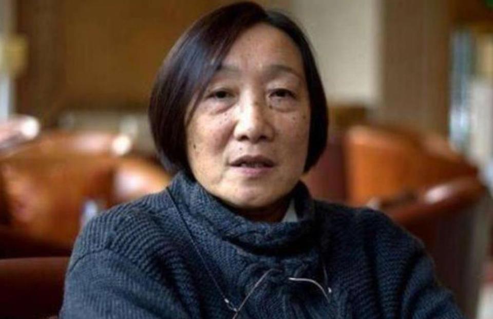 After Wang Hongwen's death, his ashes were not buried in the ground ...