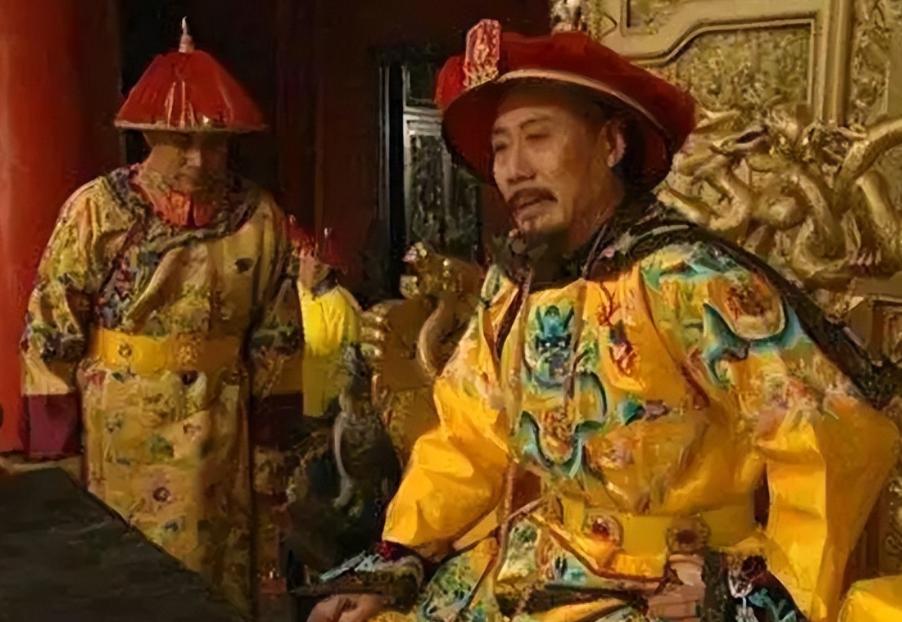 Before Kangxi died, why did he name a man to be buried with him? Only ...