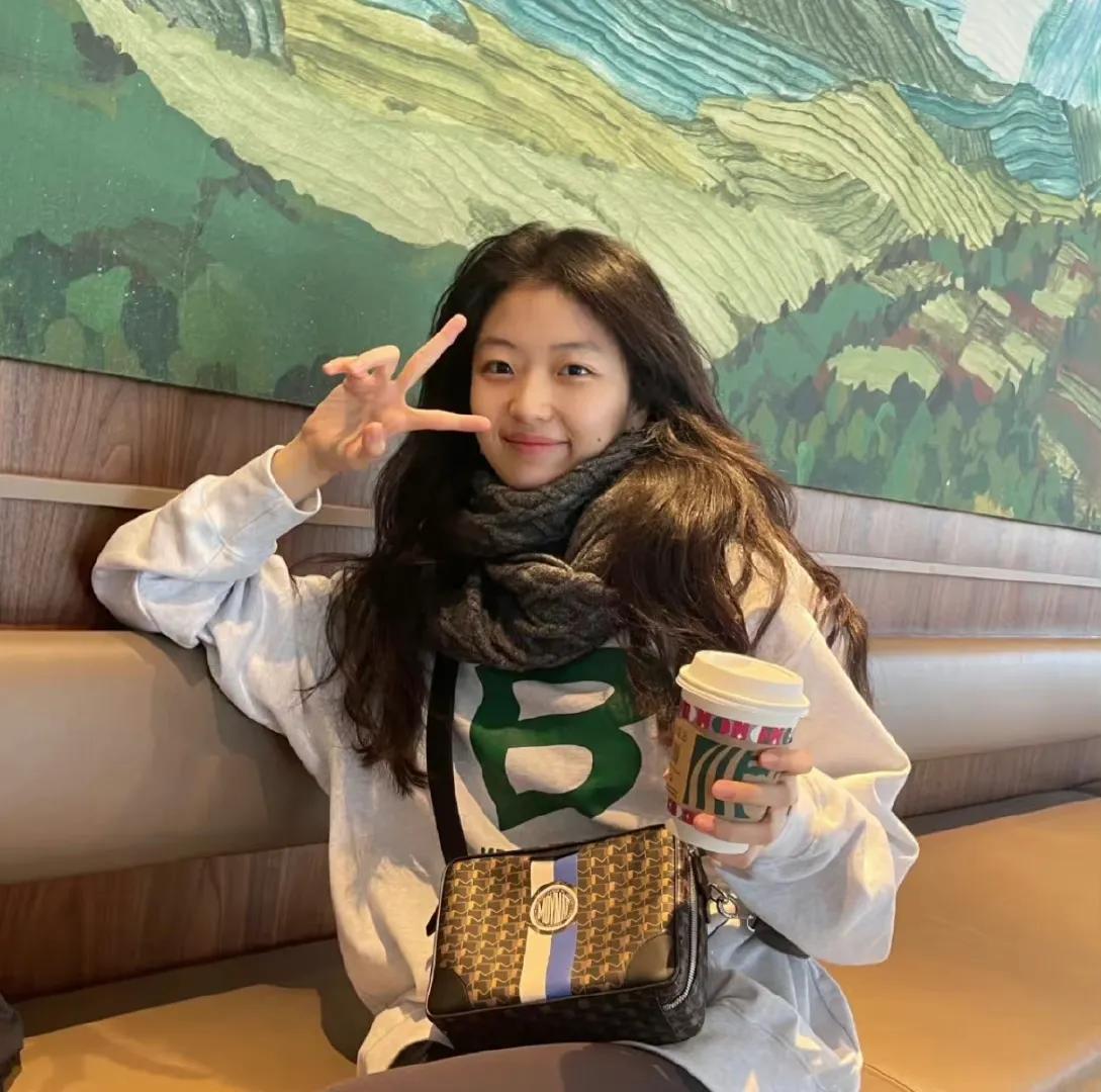 Sun Qian's recent outfits - iNEWS