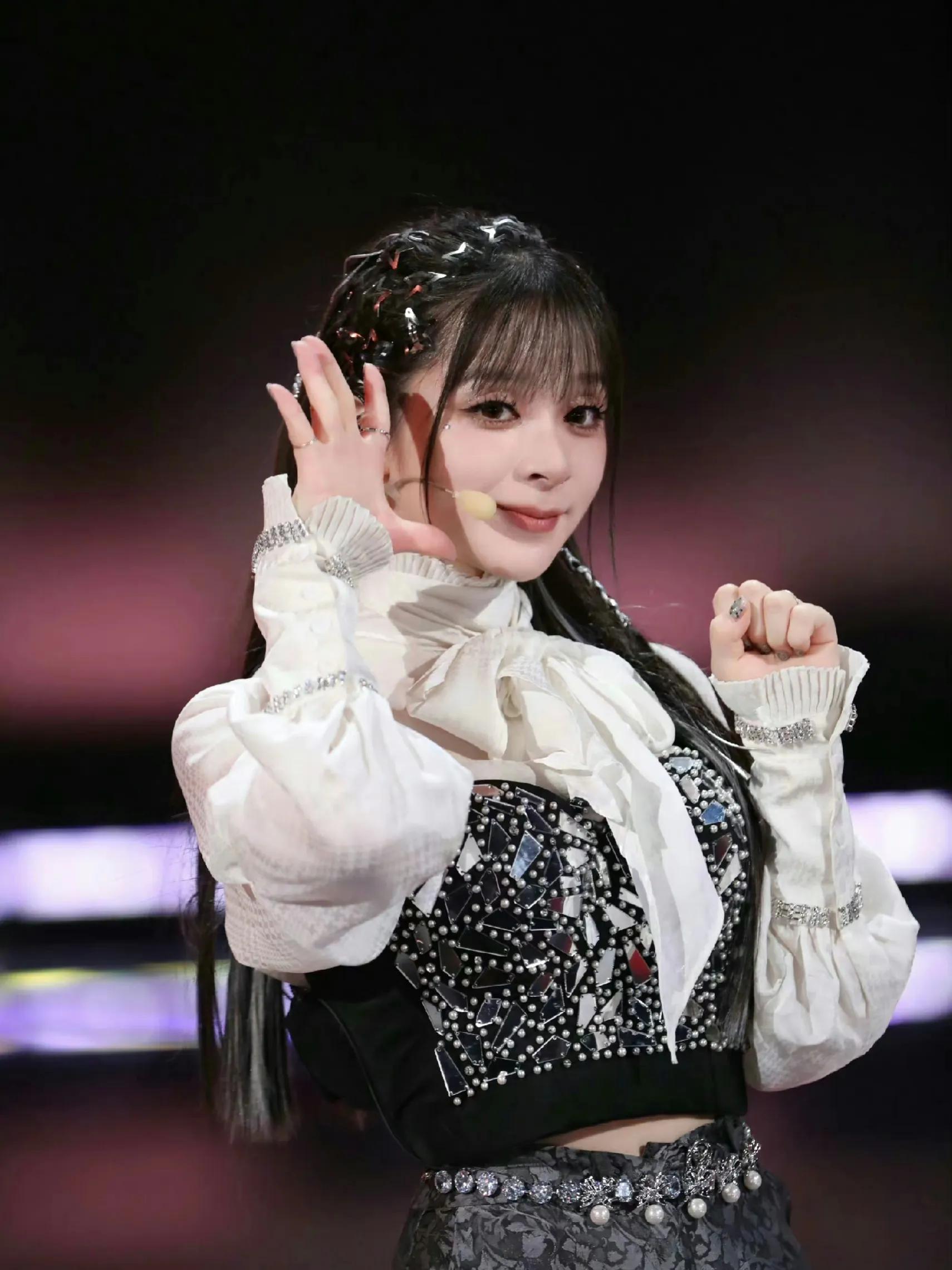 The audience is furious: In this episode of Riding the Wind and the ...