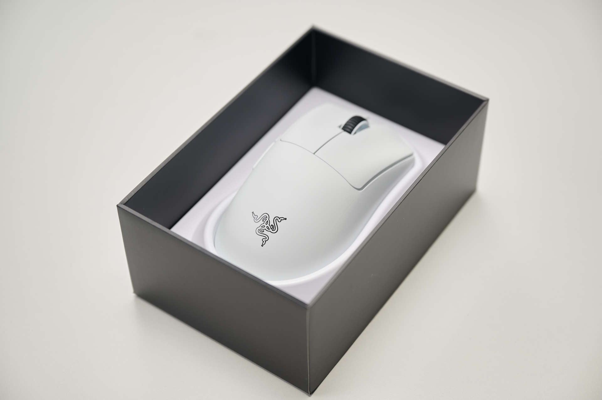 Lamp factory without lights?But the polling rate can reach 4000, Razer ...