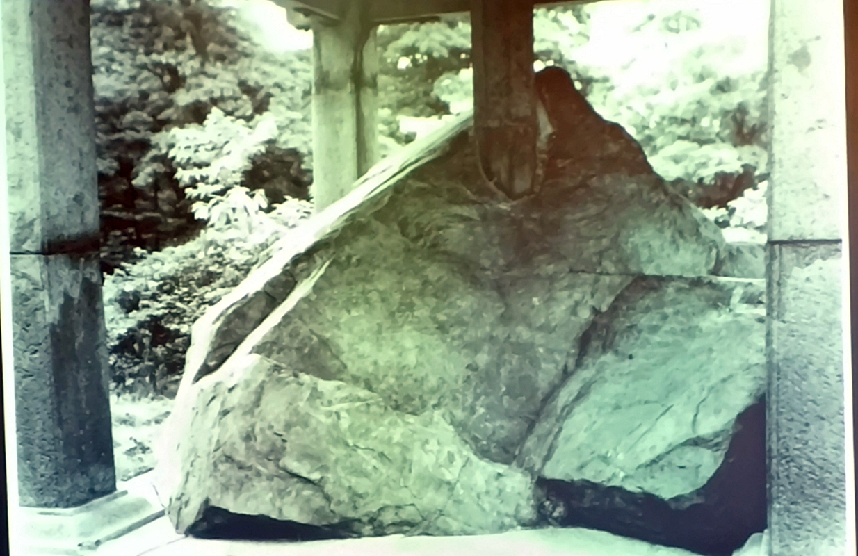 Have you seen the back photo of Tang Honglu's well monument? - iMedia