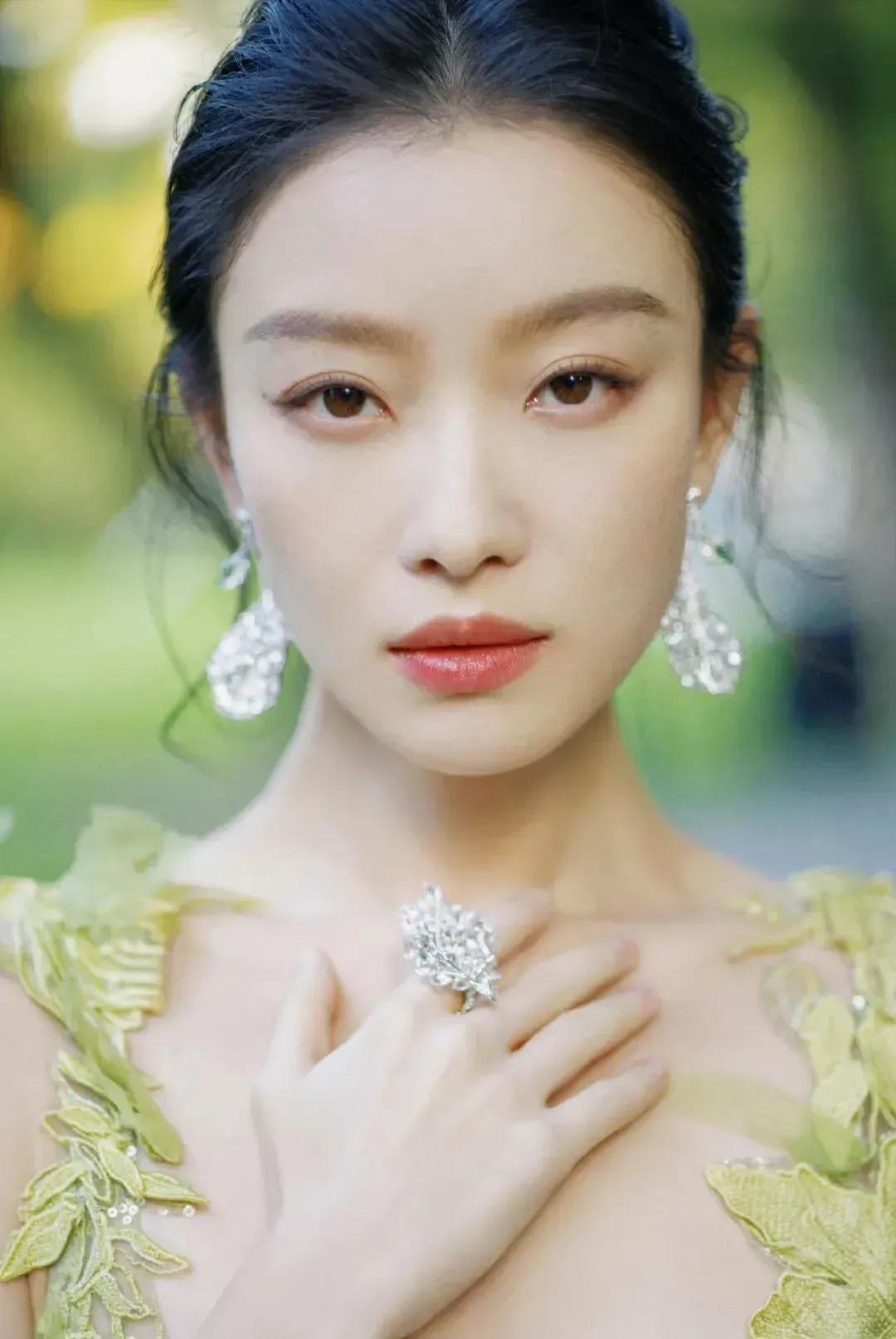 Star beauty picture Ni Ni - iNEWS