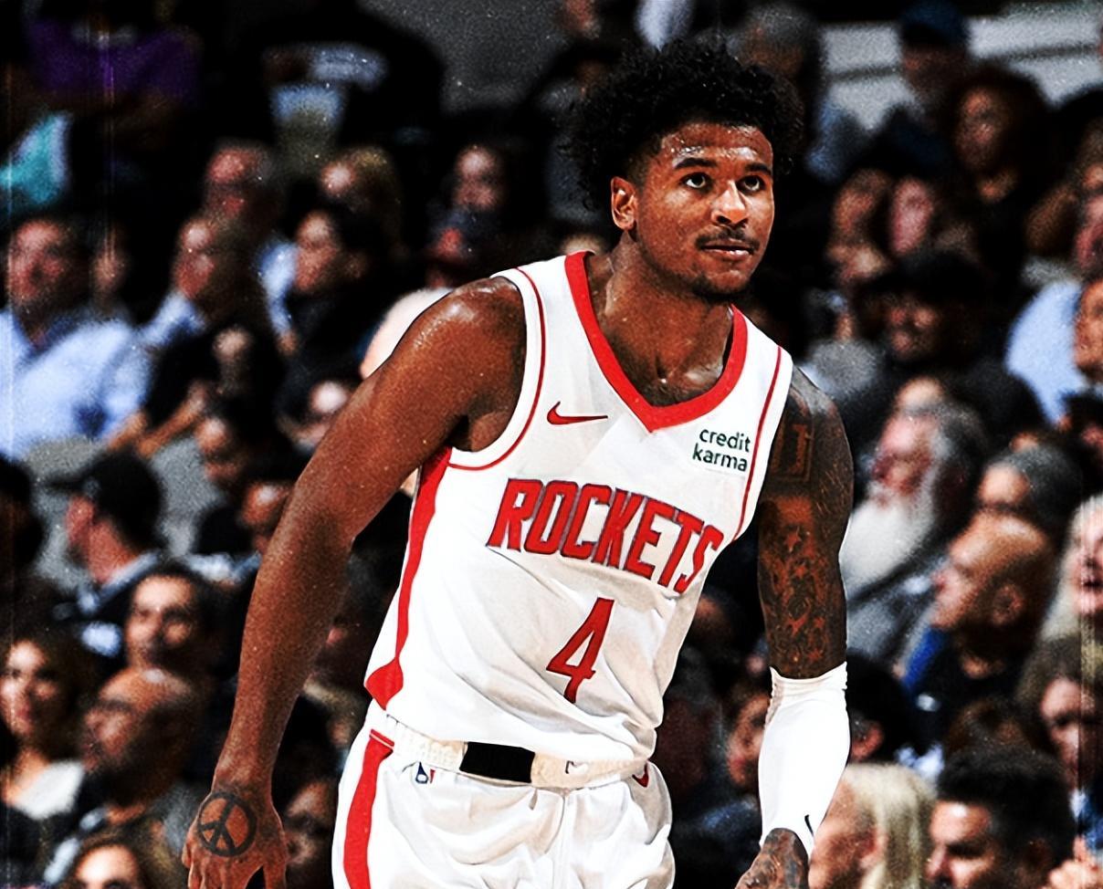 Jaylen washes away his infamy in the first battle: he blasts 22+5+4 ...