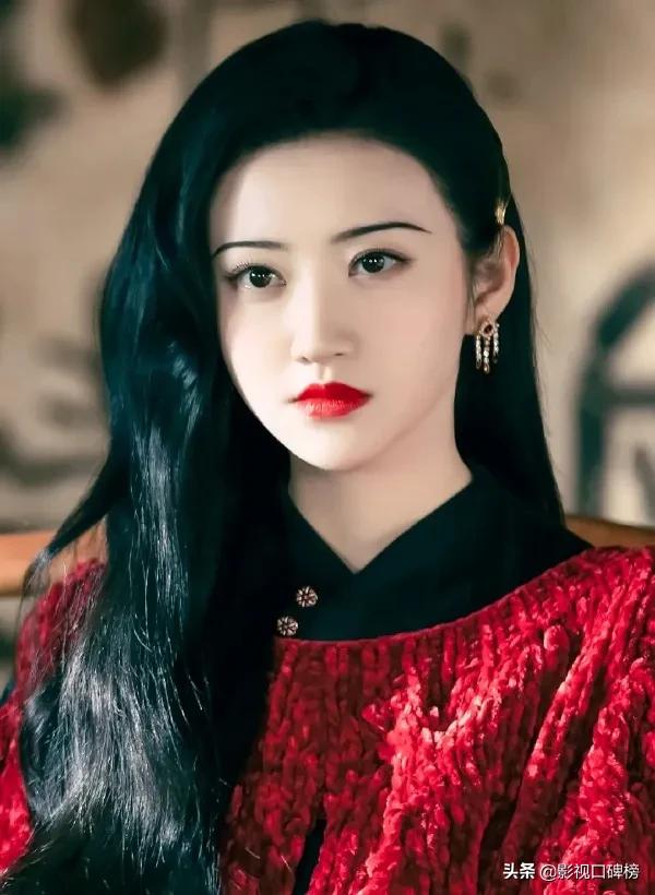 Why does Jing Tian fit into the drama "City of Light"?Not just because ...