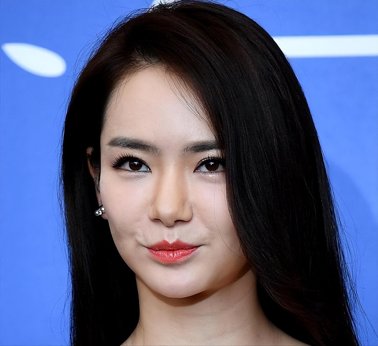 Qi Wei's early photos were exposed, and after watching the beach photos, her imagination was ...