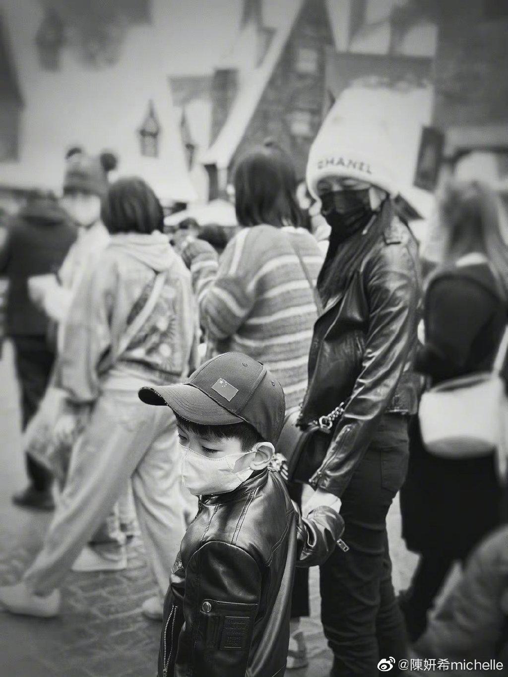 Michelle Chen and Ying Er take their baby to Universal Studios, their ...