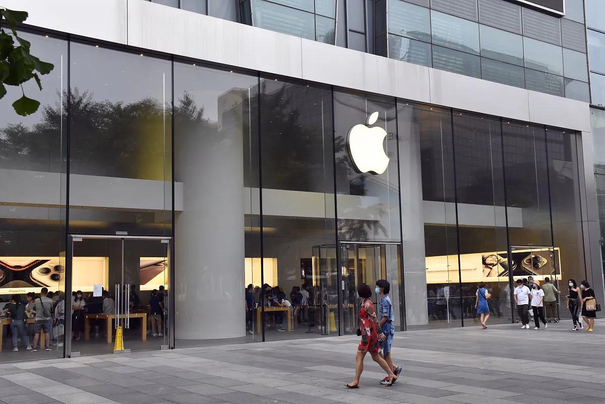 Apple goes south: Opens first brick-and-mortar store in India, first ...