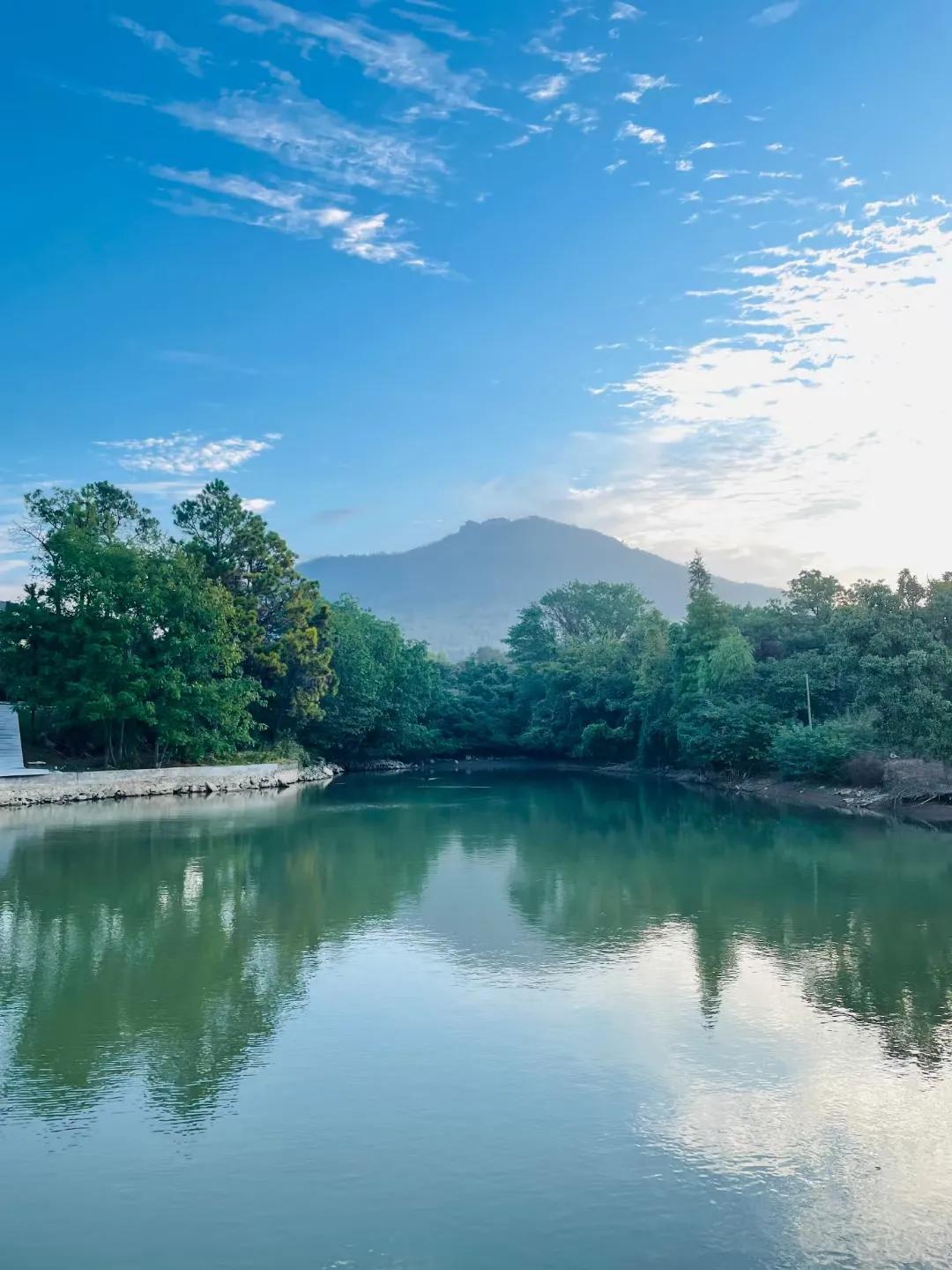 "Stable Storm" Love Autumn - iNEWS
