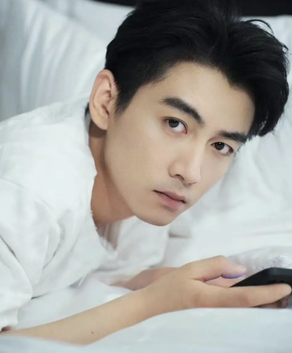 Zhang Yixing, Yang Yang, Yu Zheng, Chen Xiao, Bai Jingting and Song Yi ...