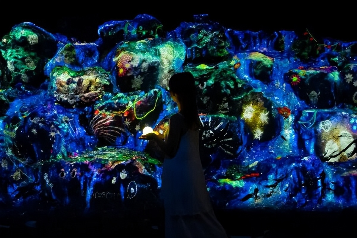 Share ∣ Walking night gallery, "immersive" night tour - iNEWS