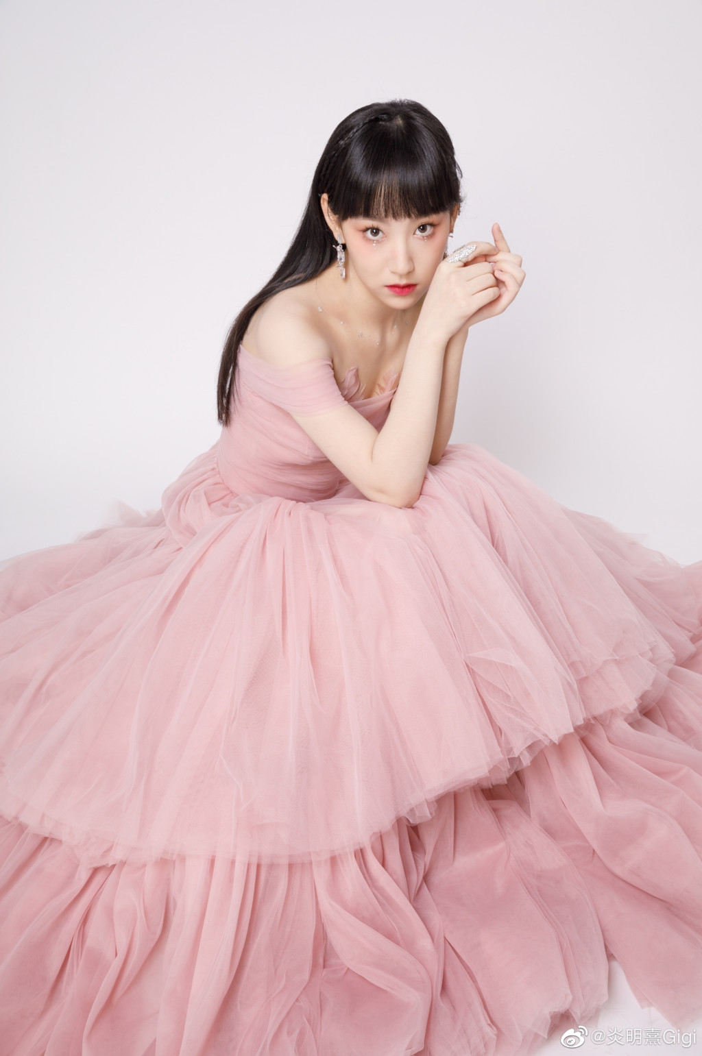 Yan Mingxi won the Outstanding Youth Award in Hong Kong - once again ...