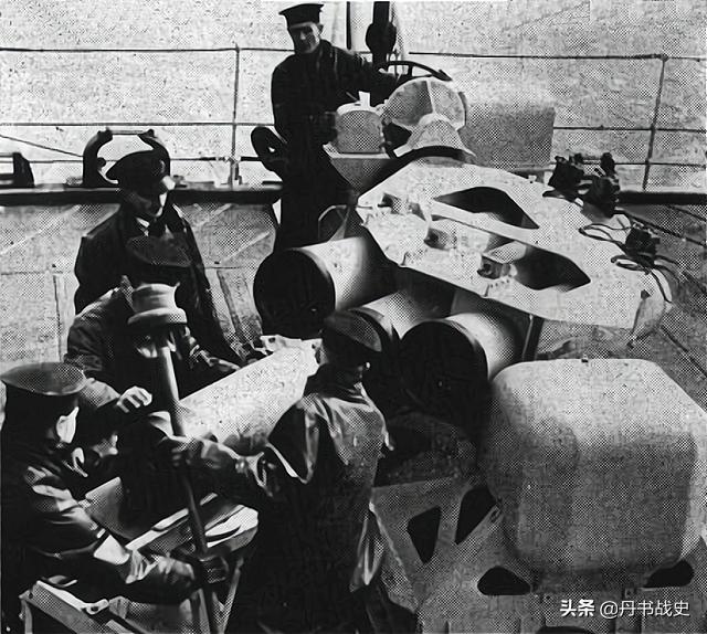 An anti-submarine weapon stronger than the hedgehog, the British "Squid ...