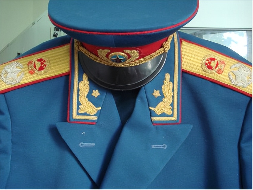 Eternal classic - PLA 55 dress - iNEWS