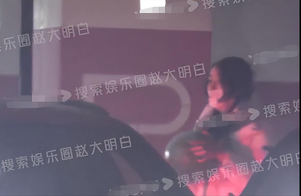 Han Dongjun's love affair is exposed! Call the beautiful baby to kiss ...