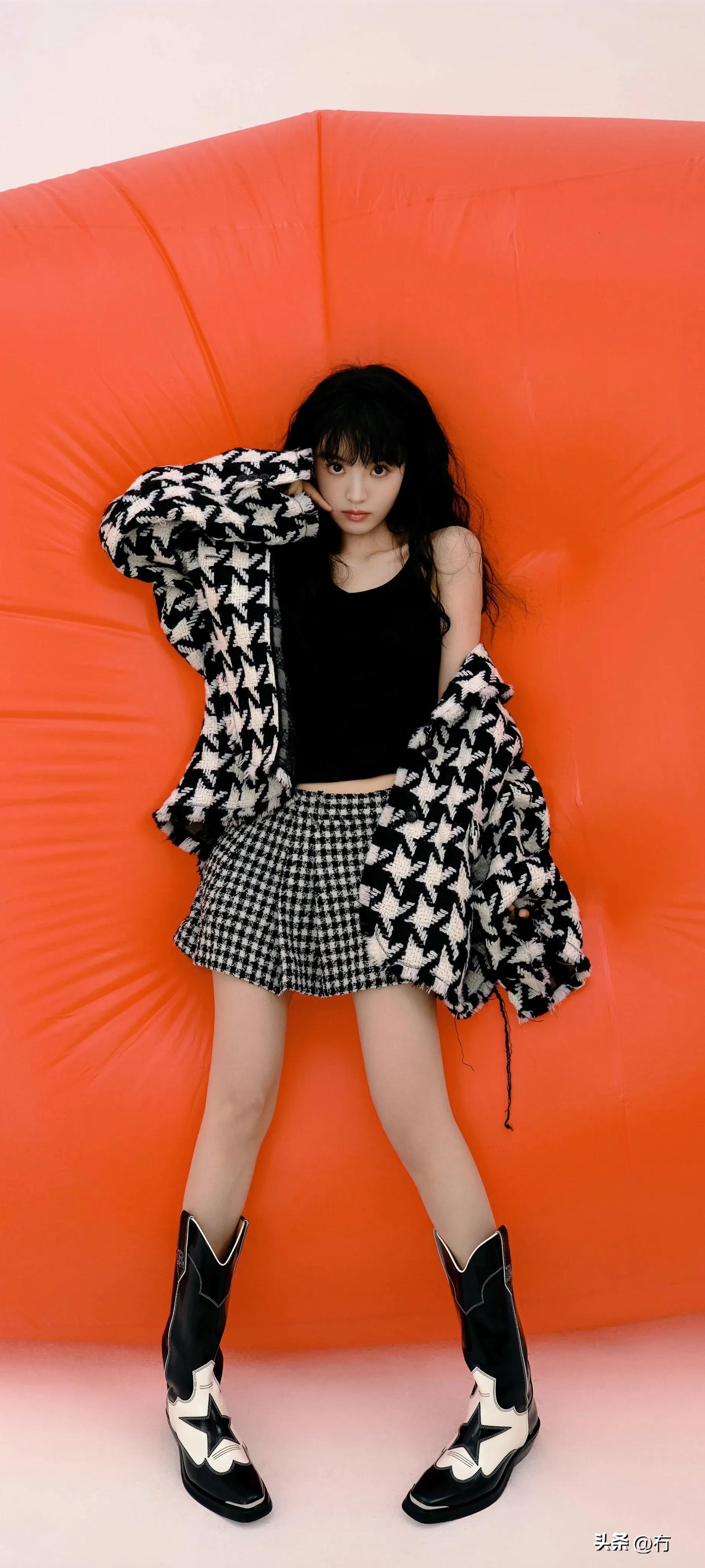 Beauty wallpaper sharing Tian Xiwei - iNEWS