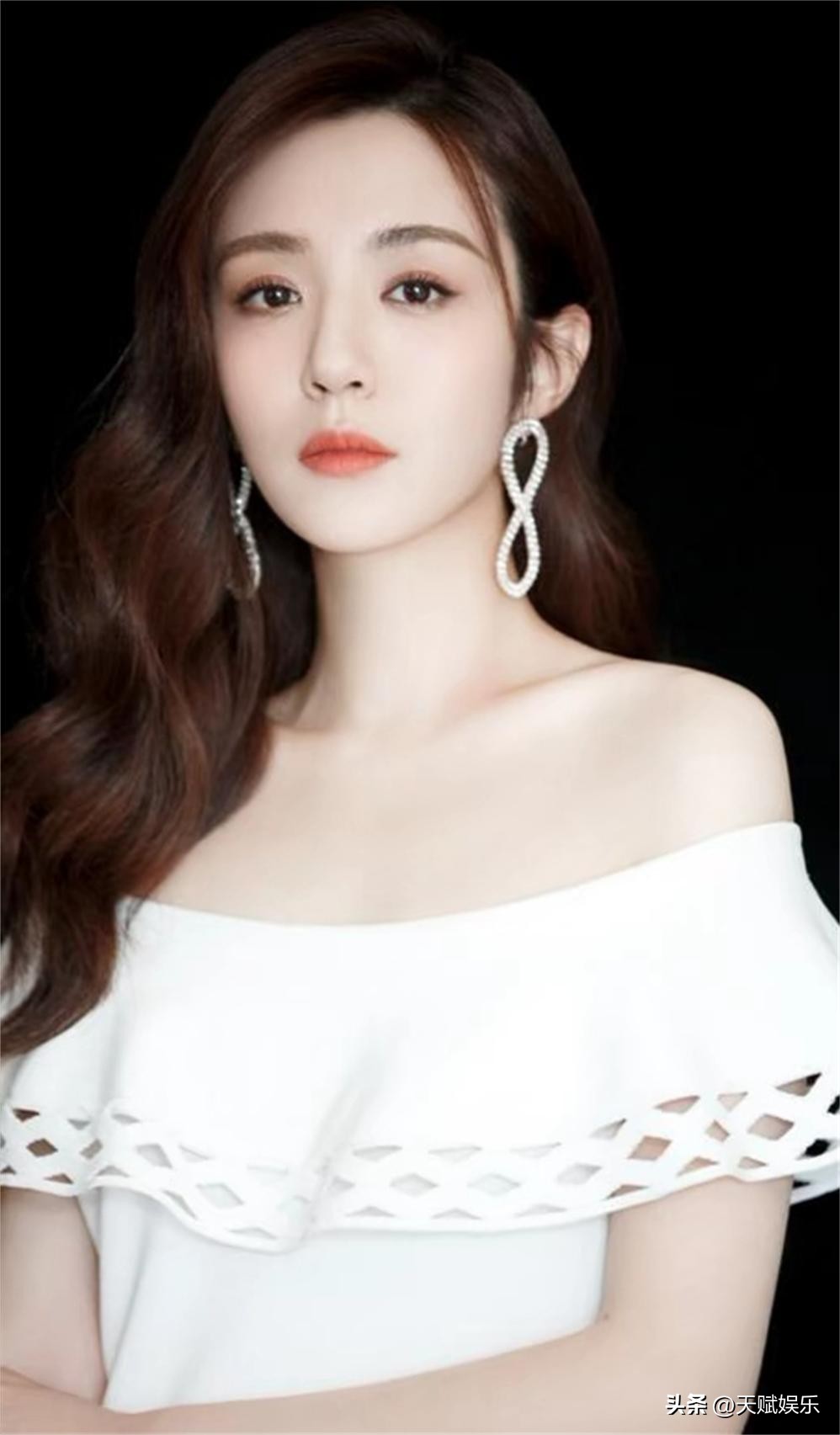 Actor Wang Xiaochen photo album "Twelve" - iNEWS