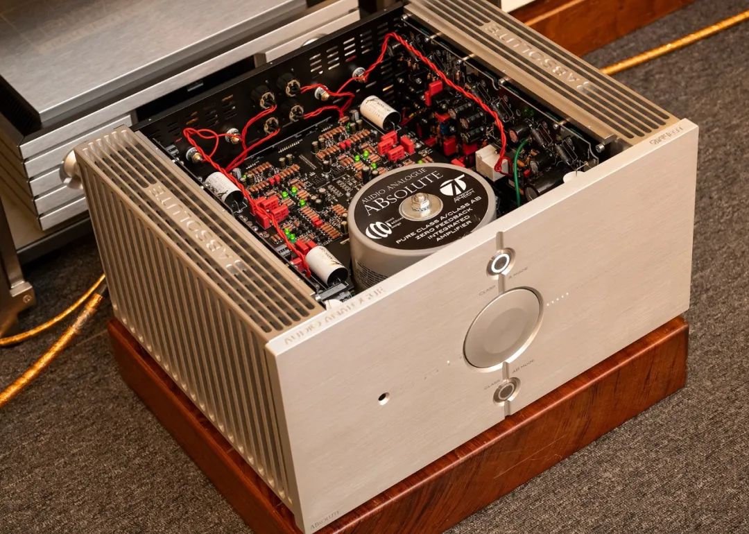 AUDIO ANALOGUE Italian master ABSolute flagship merger machine - iNEWS