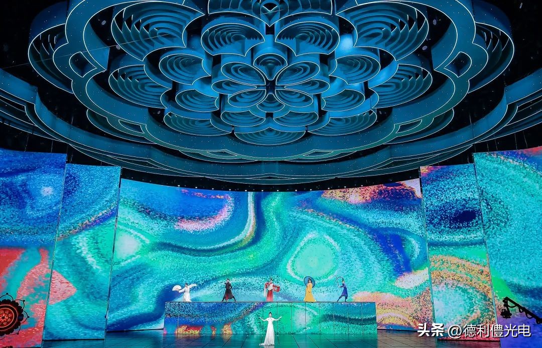 2023 CCTV Spring Festival Gala stage technology and introduction of LED screen display elements ...