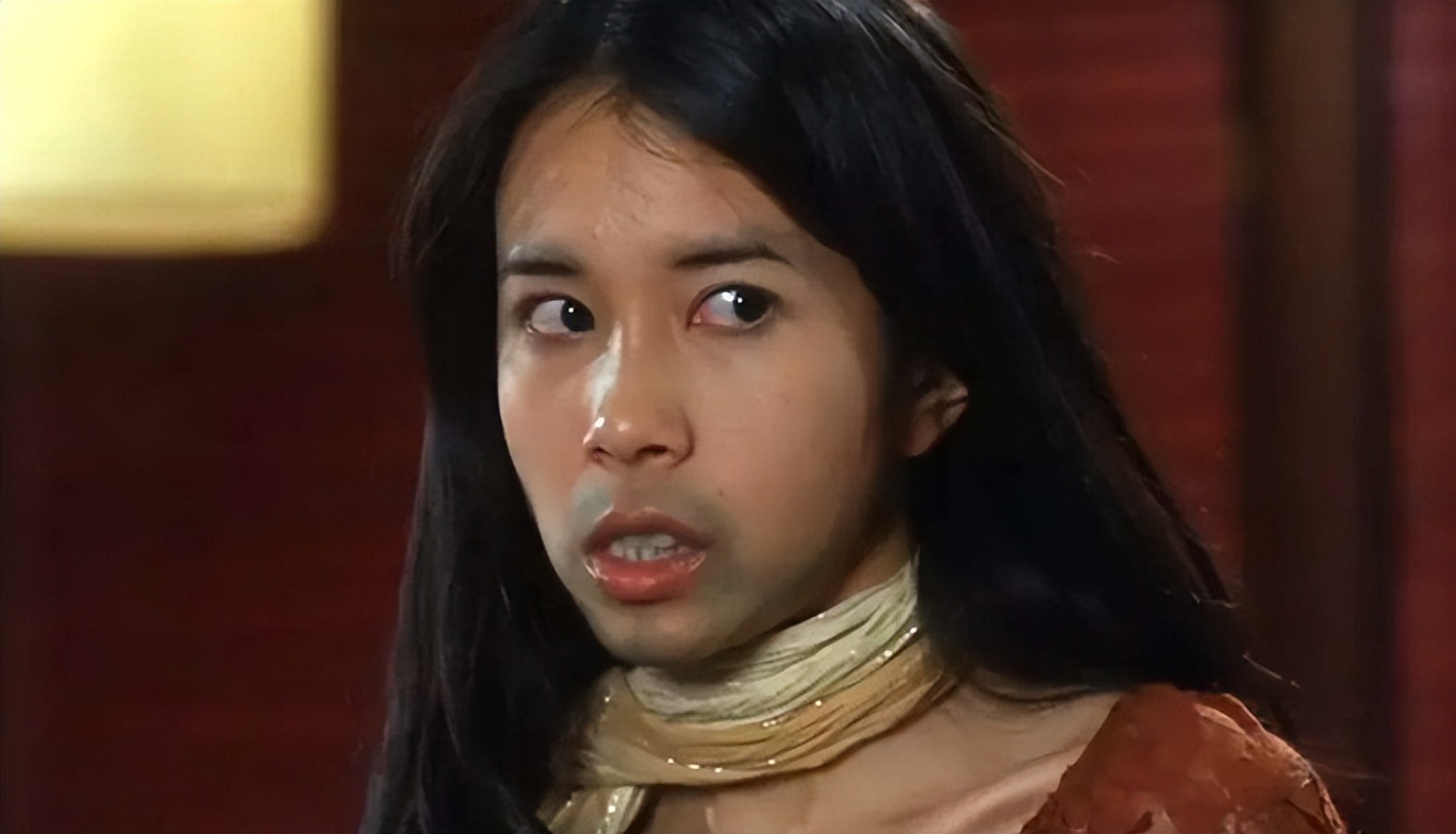 Flat chest, buck teeth, flat nose, obviously ugly but popular all over the country, why are ...