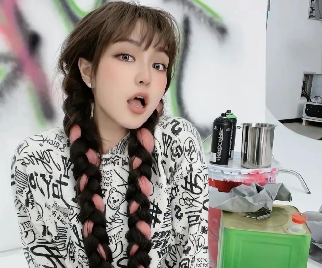 Zhou Yang's Qingxiu family background: he practiced violin at the age ...