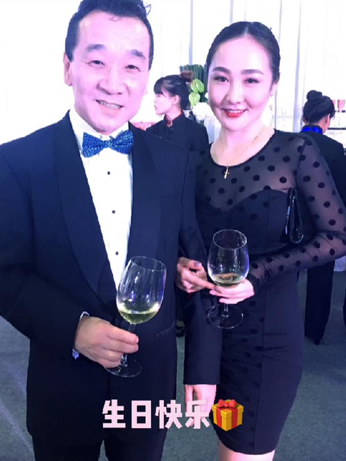 63-year-old Liu Yajin's family photo exposed - iNEWS
