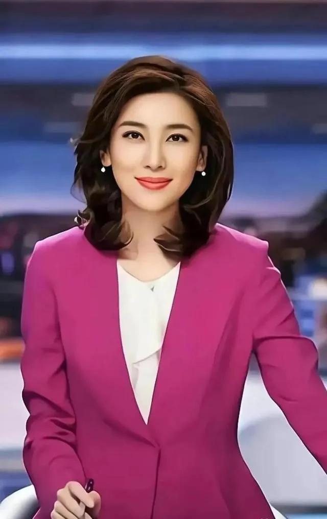 CCTV host - Li Hong - iNEWS