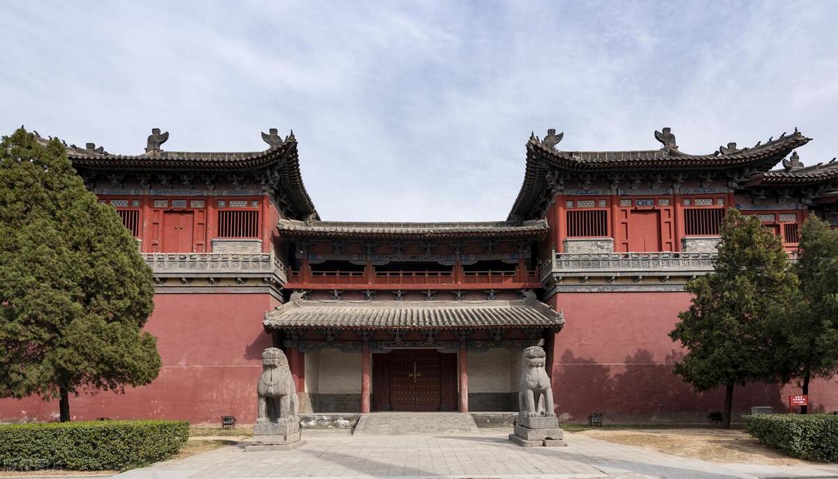 Analysis of the architectural style of Ming Dynasty royal tombs, and ...