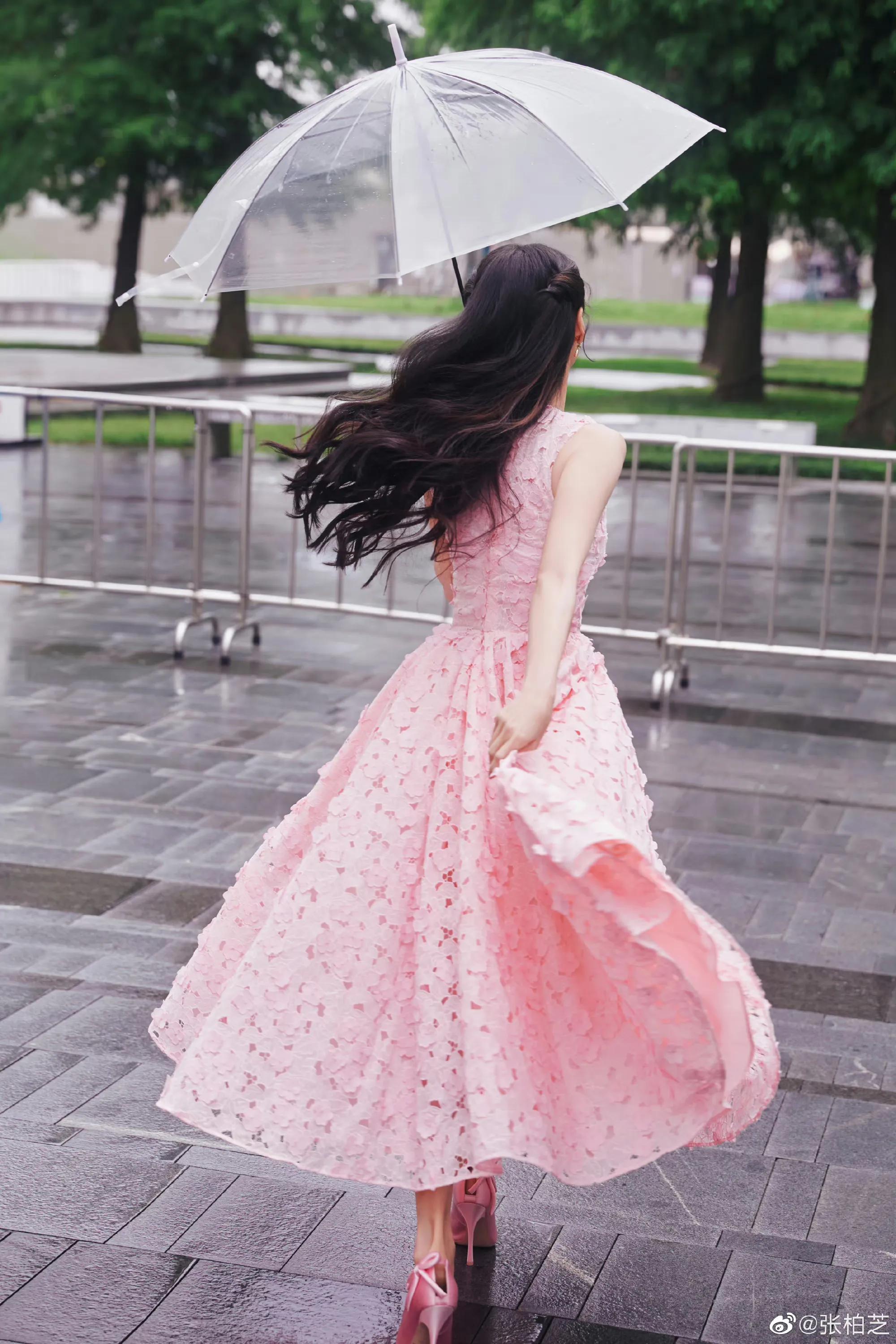 Cecilia Cheung's pink petal skirt photo romantic, elegant, soft and ...