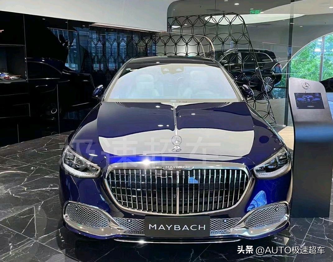 The new Maybach S680: 6.0-liter 12-cylinder twin-turbo engine, laser ...