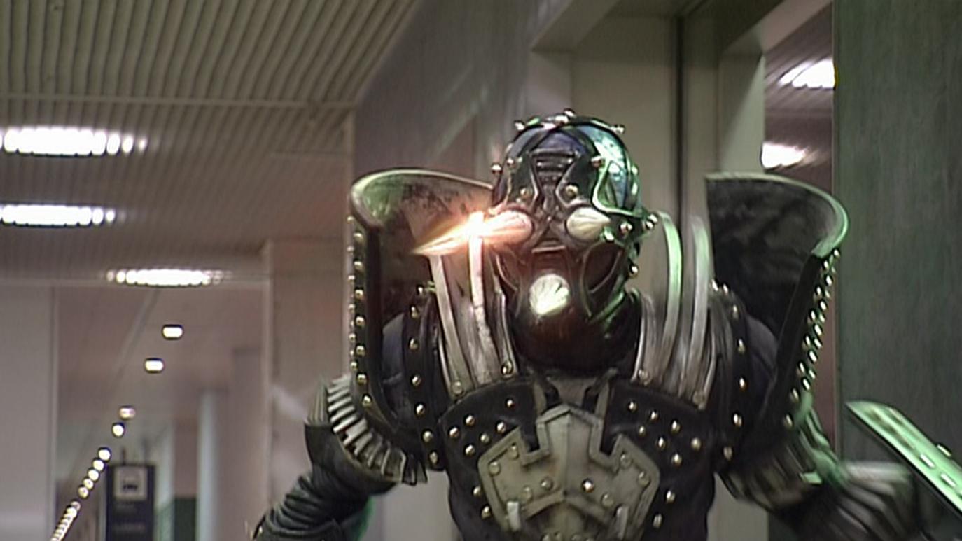 Kamen Rider Sword: The Mole Undead was brutally beaten by three knights ...