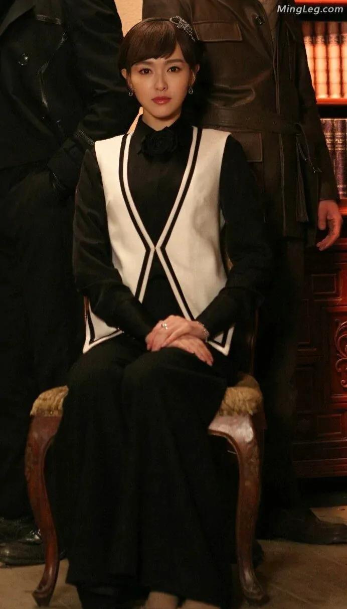 How long are Tang Yan's legs - iNEWS