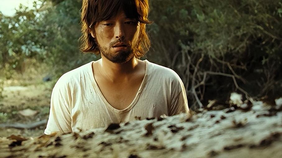 Movie "Kim's Adventures": Jung Jae-young plays Kim Sung-jin, who is ...