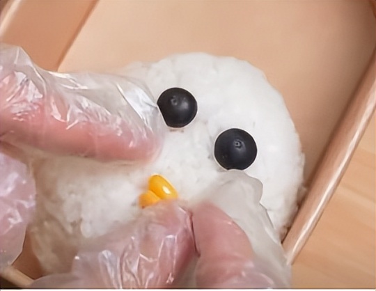 Ding~ You have an exclusive "Golden Gong Love Bento" for Children's Day ...