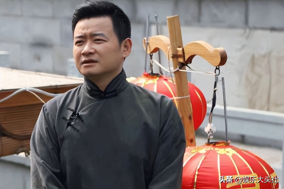 Li Jiaming, a well-known host of CCTV, went to the United States at the ...