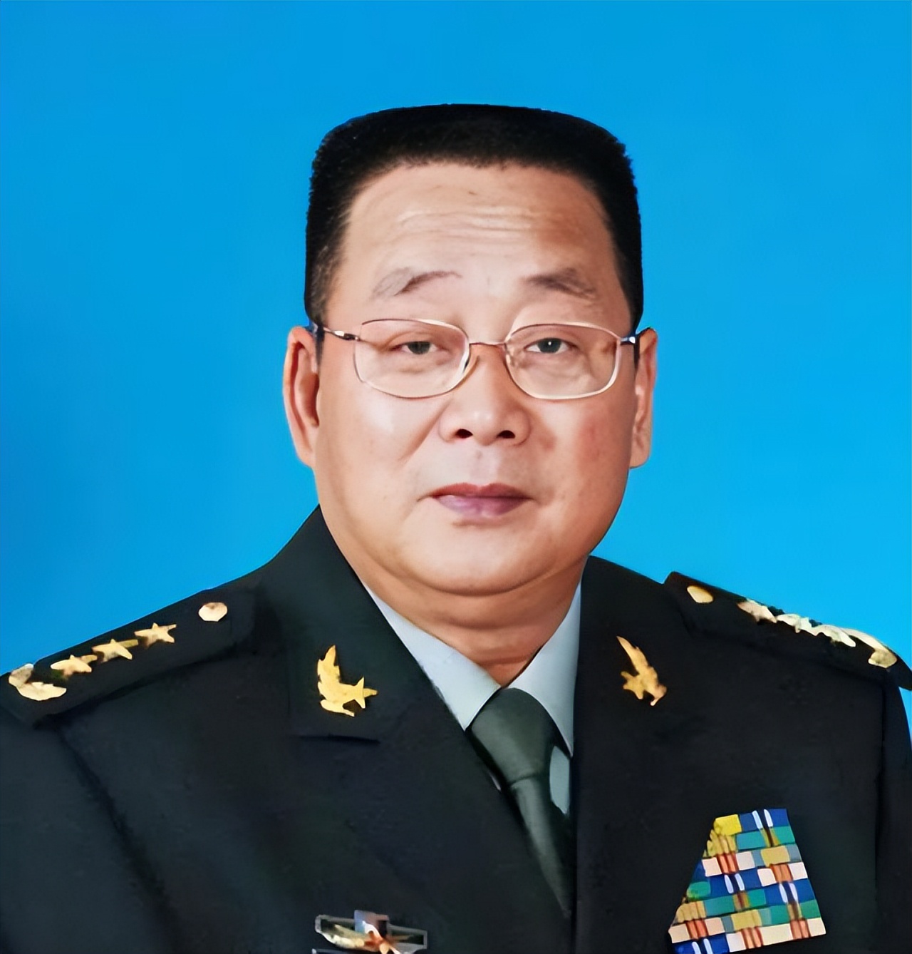 In 1981, Deng Gong pointed to a general during the military parade and ...