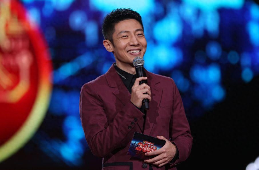 After working for CCTV for 20 years, the beautiful host turned out to ...