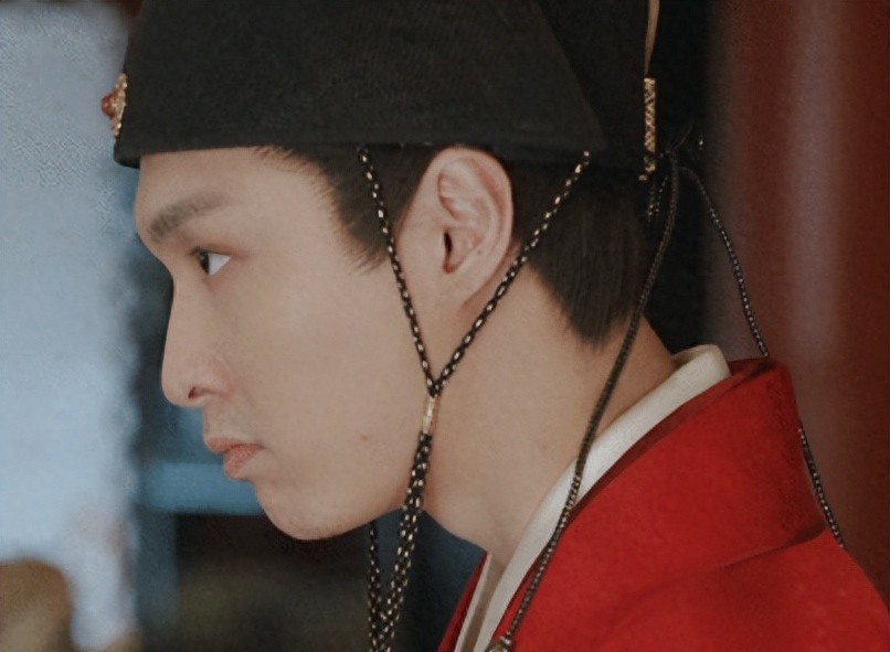 Looking like a eunuch, don't play the role of an emperor. What is the domineering and arrogant ...