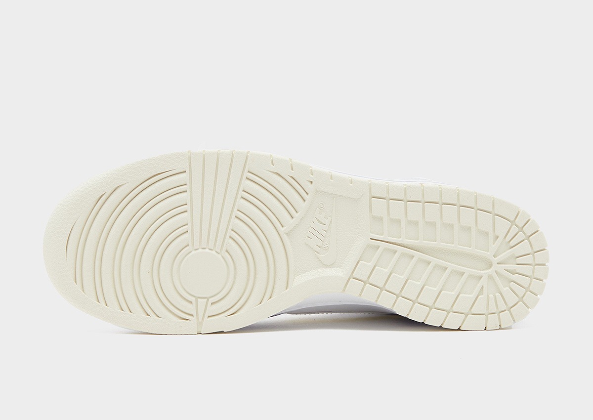 Light lavender color, this pair of Dunk is too fairy - iNEWS