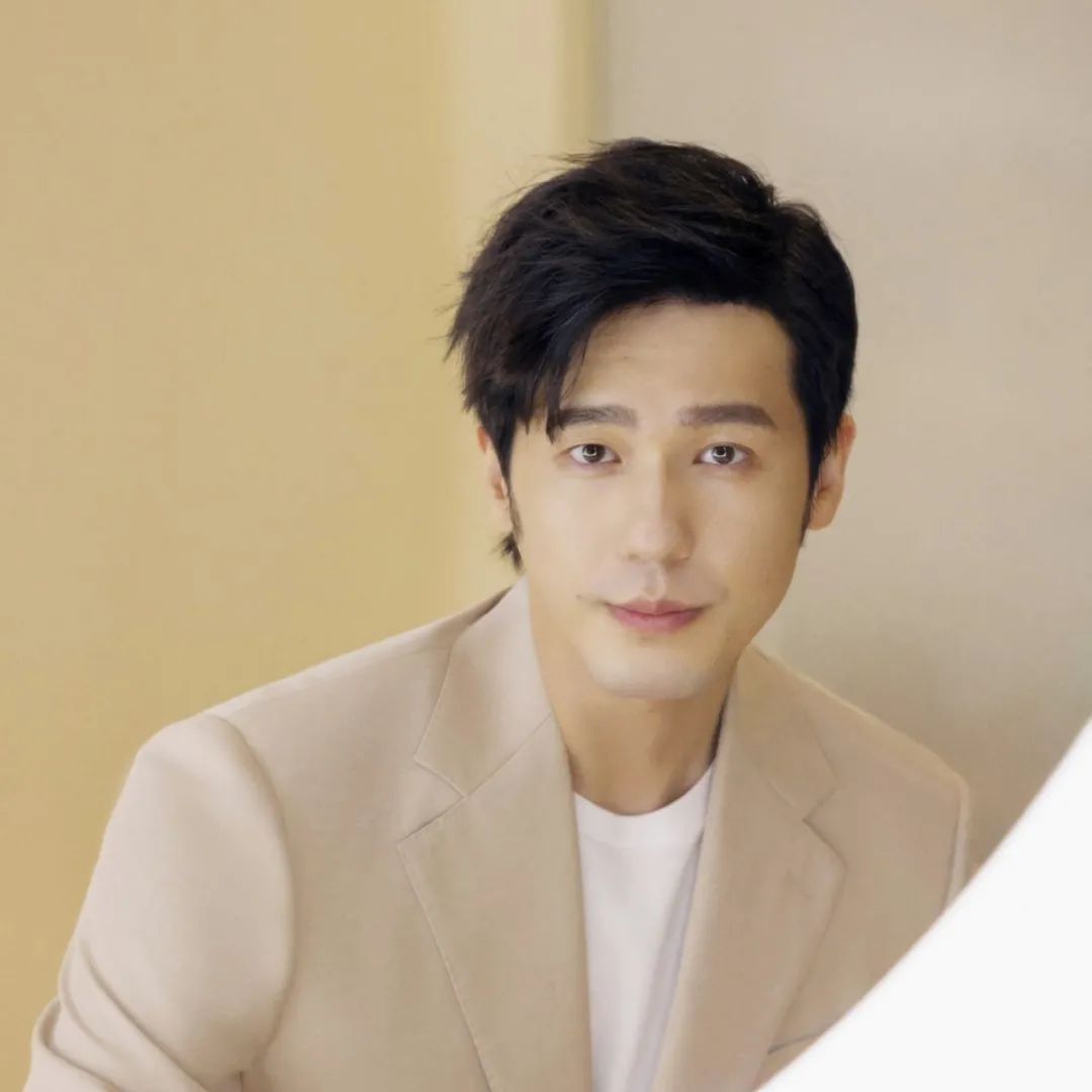 Little Gossip, Bai Yu, Yang Di, Wu Xuanyi - iMedia