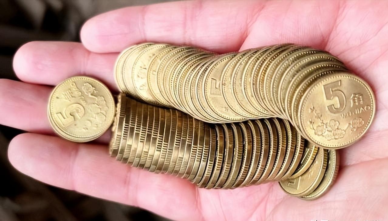 Does metal really smell? After washing the coins and rubbing them with ...