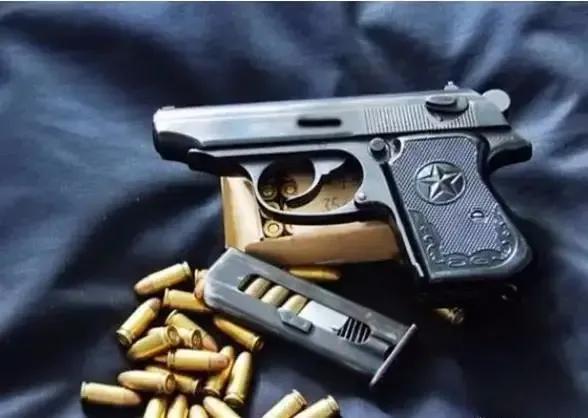 Why is the first standard weapon in New China, the "Small Smashing Pao ...